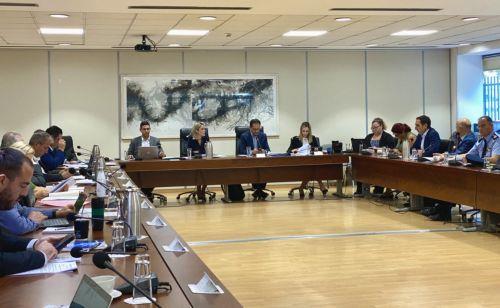 Βουλή: Θέμα στελέχωσης Υφυπουργείου Μετανάστευσης και συνεργασίας με ...